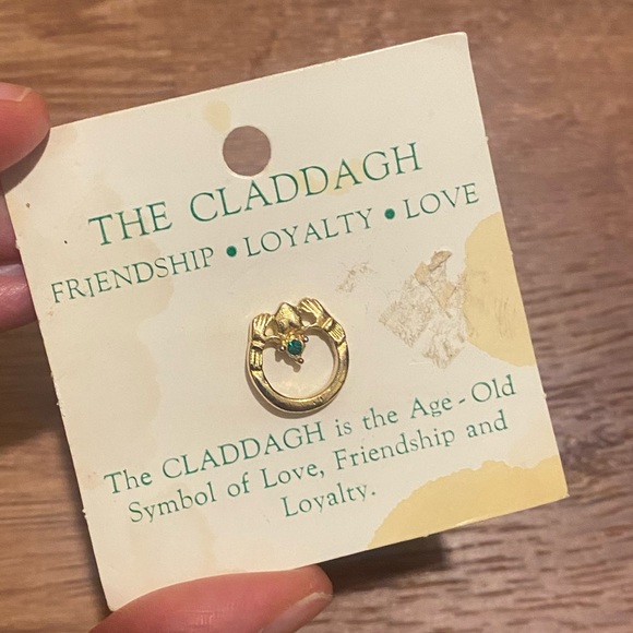Jewelry | Traditional Irish Gold Claddagh Pin | Poshmark